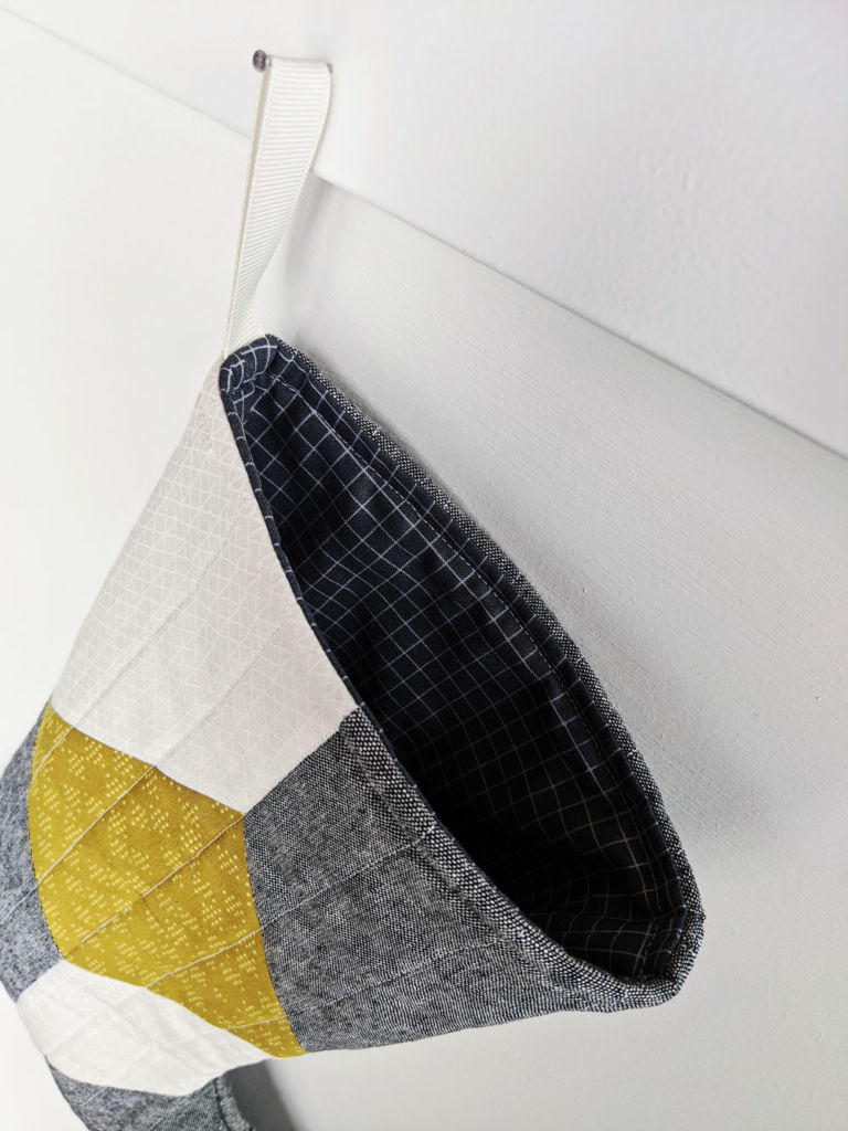 FREE Quilted Christmas Stocking Pattern - Suzy Quilts