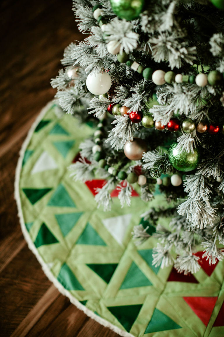 DIY Patchwork Tree Skirt Tutorial - Suzy Quilts