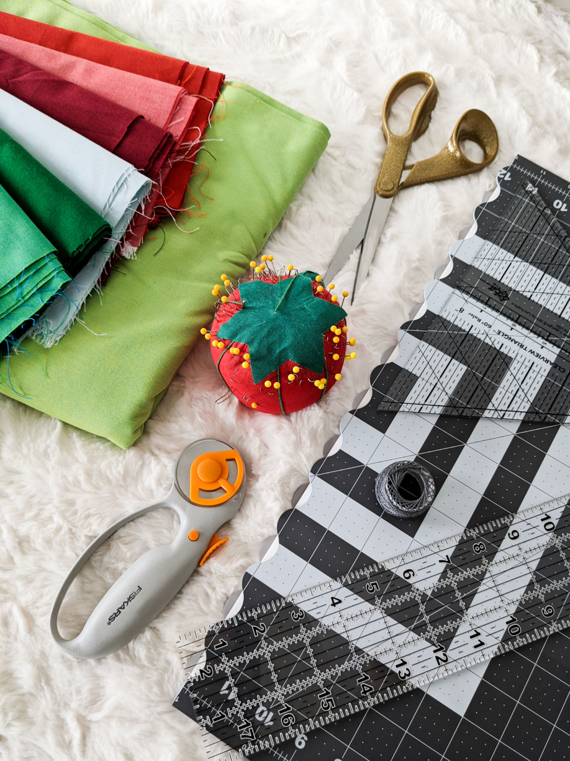 DIY Patchwork Tree Skirt Tutorial - Suzy Quilts