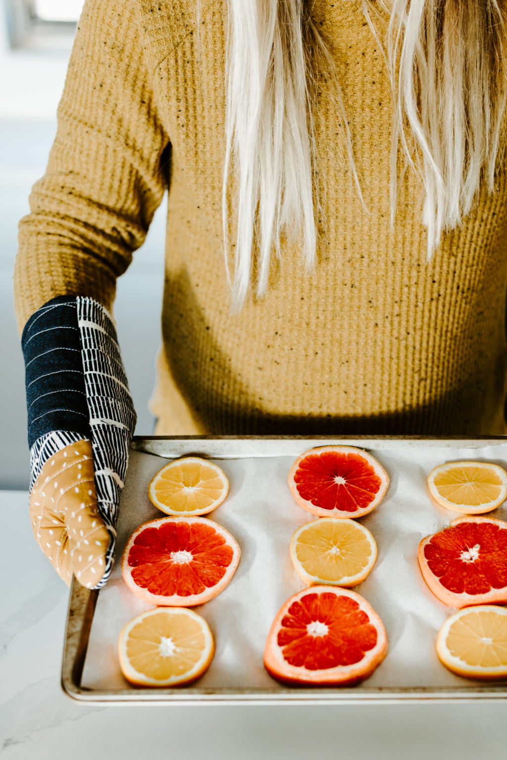 Quilted Oven Mitt Tutorial - Suzy Quilts