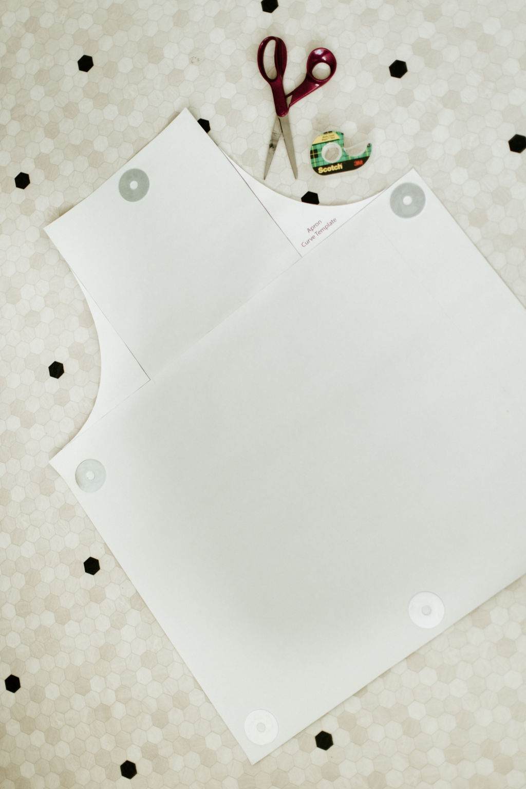 Free Color Block Apron Tutorial - Suzy Quilts