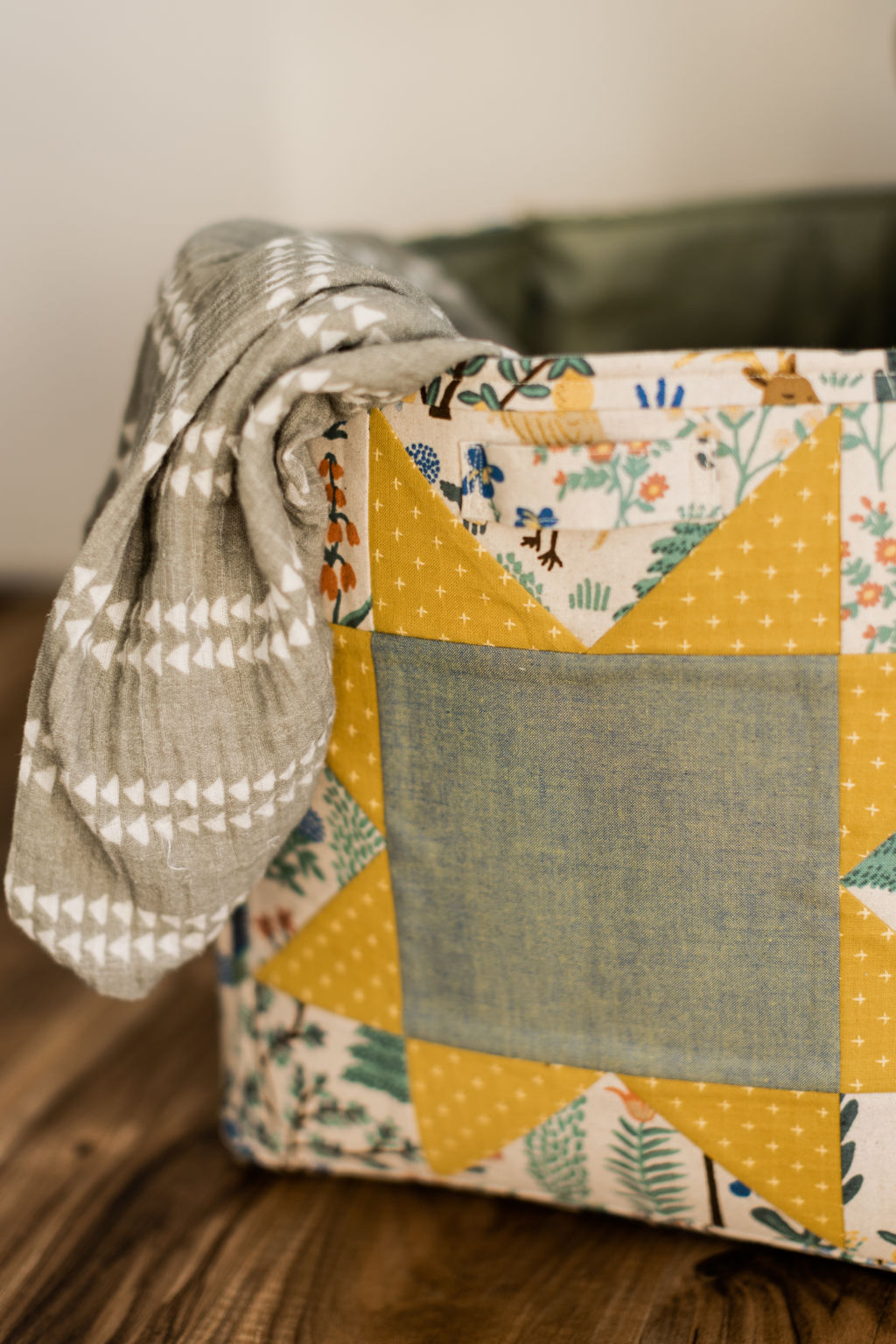 Patchwork Storage Cube Tutorial - Suzy Quilts