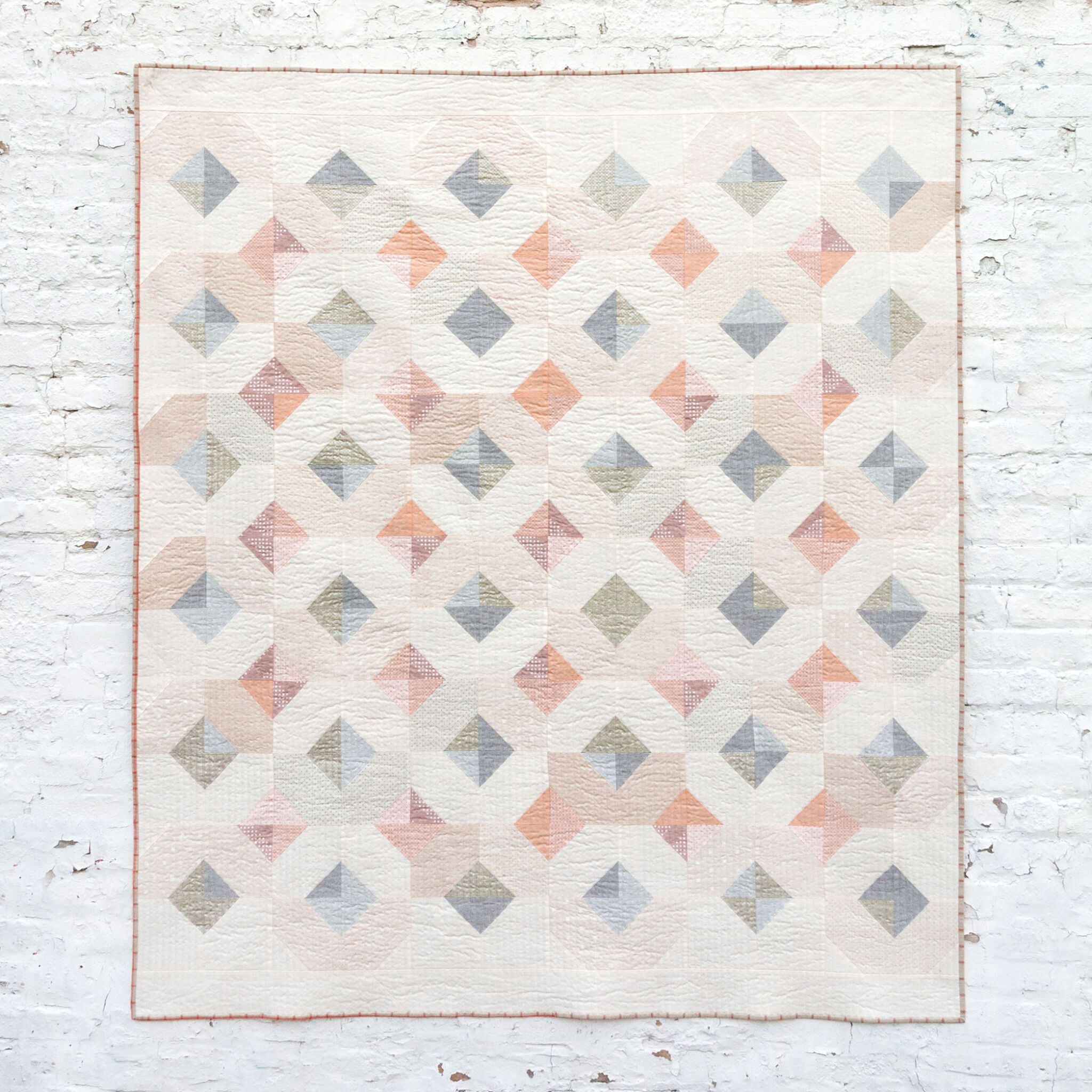 How To Make a Creamy Glitter & Glow Quilt - Suzy Quilts