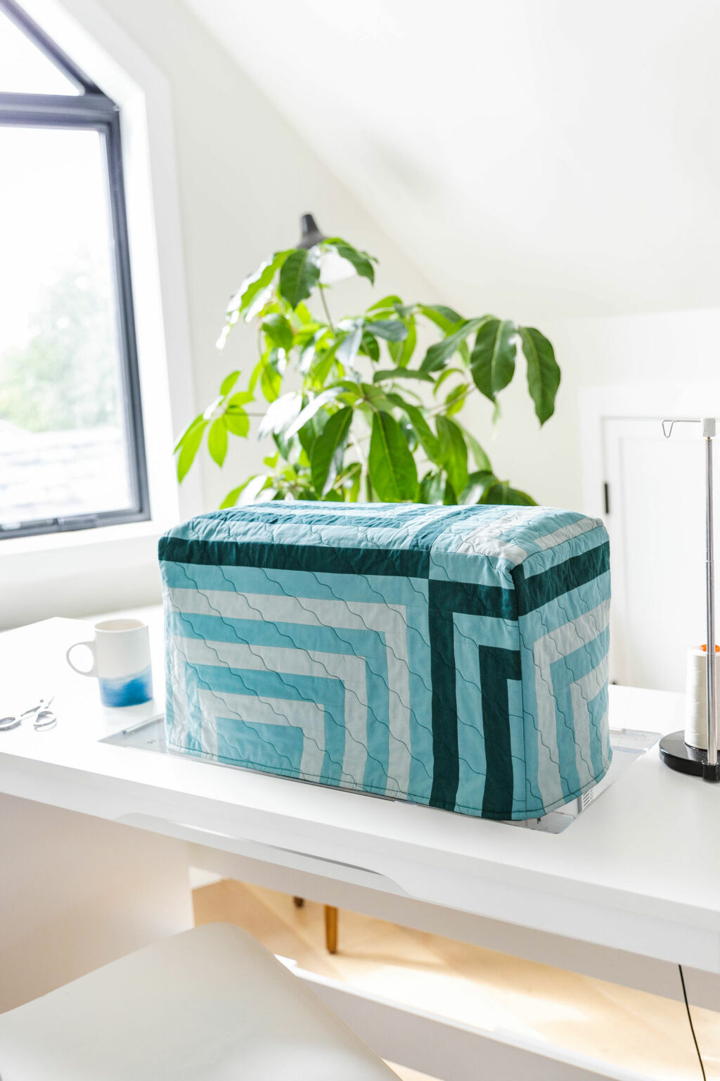 DIY Sewing Machine Cover with the Fireside Pattern - Suzy Quilts