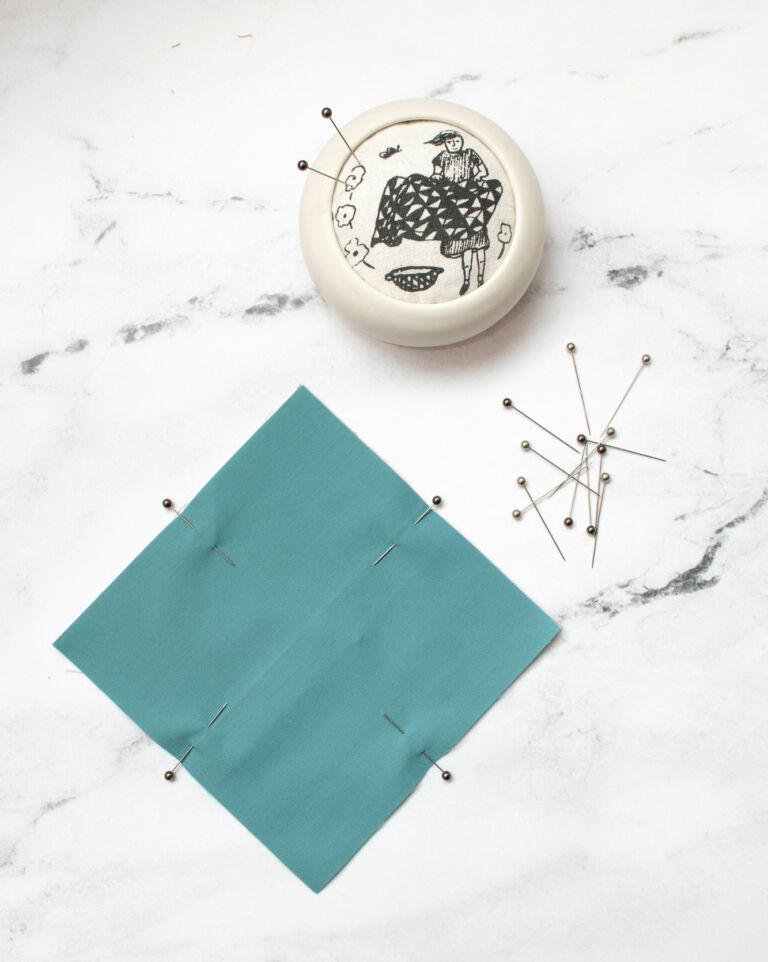 5 Minute Guide to Quilting Pins - Suzy Quilts