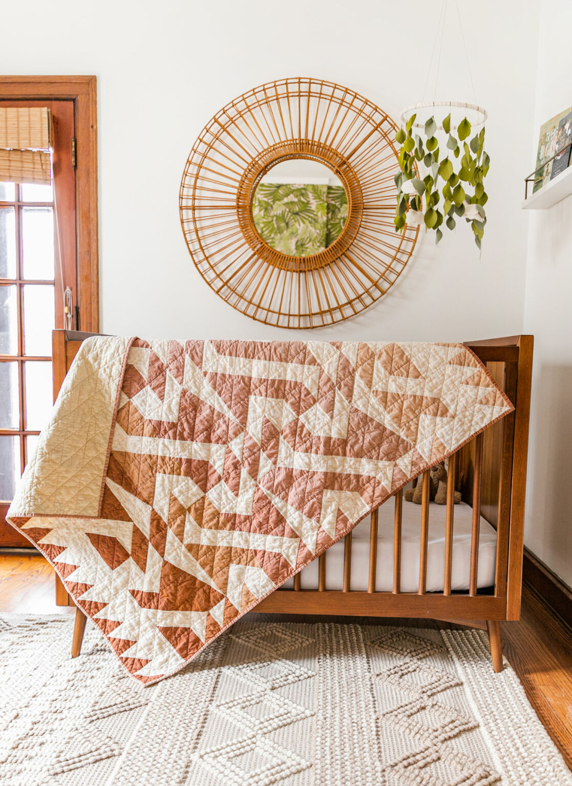 How To Naturally Dye Fabric with Onion Skins - Suzy Quilts