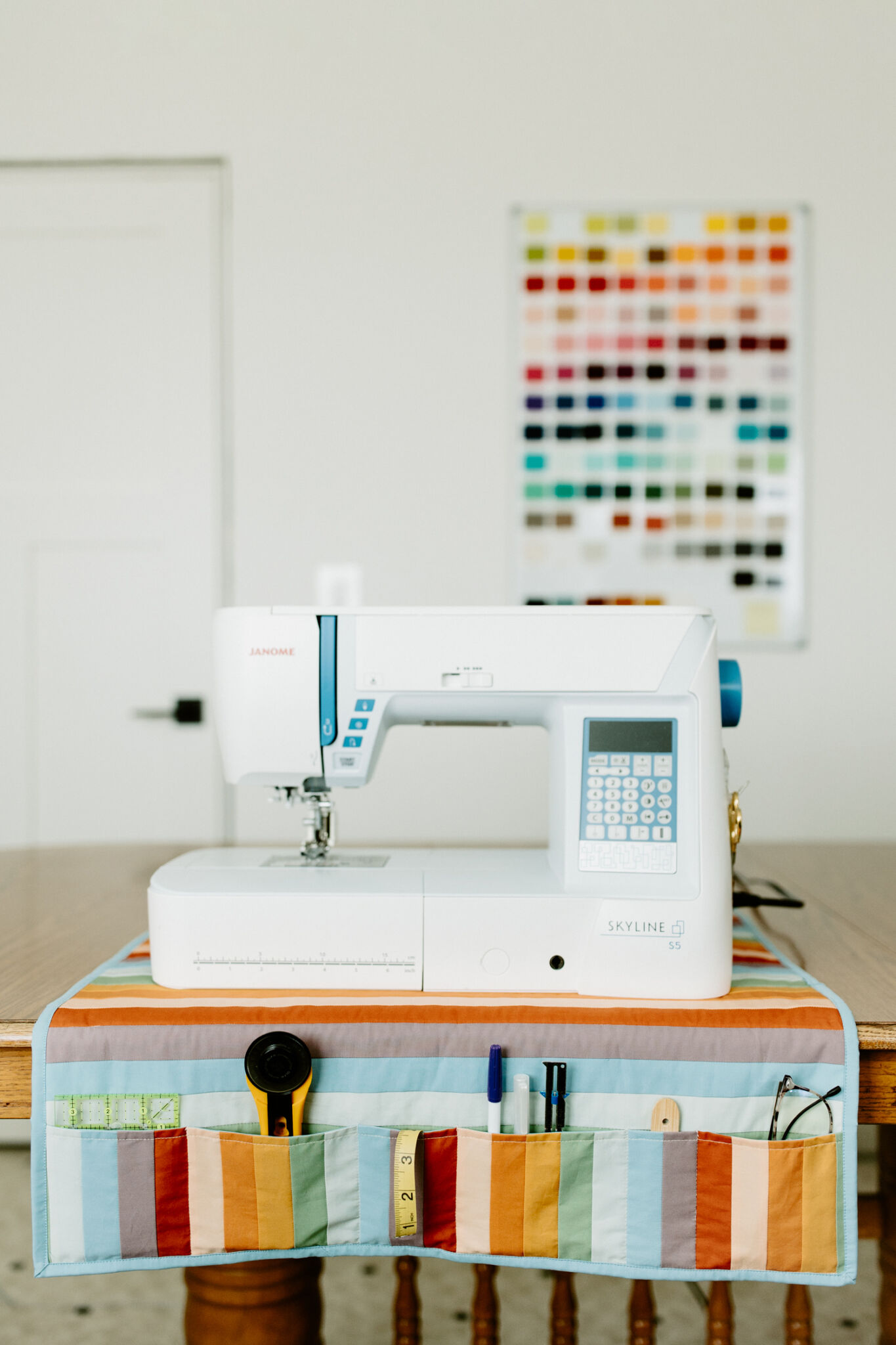 Easy Sewing Machine Cover Pattern (Download) - Suzy Quilts