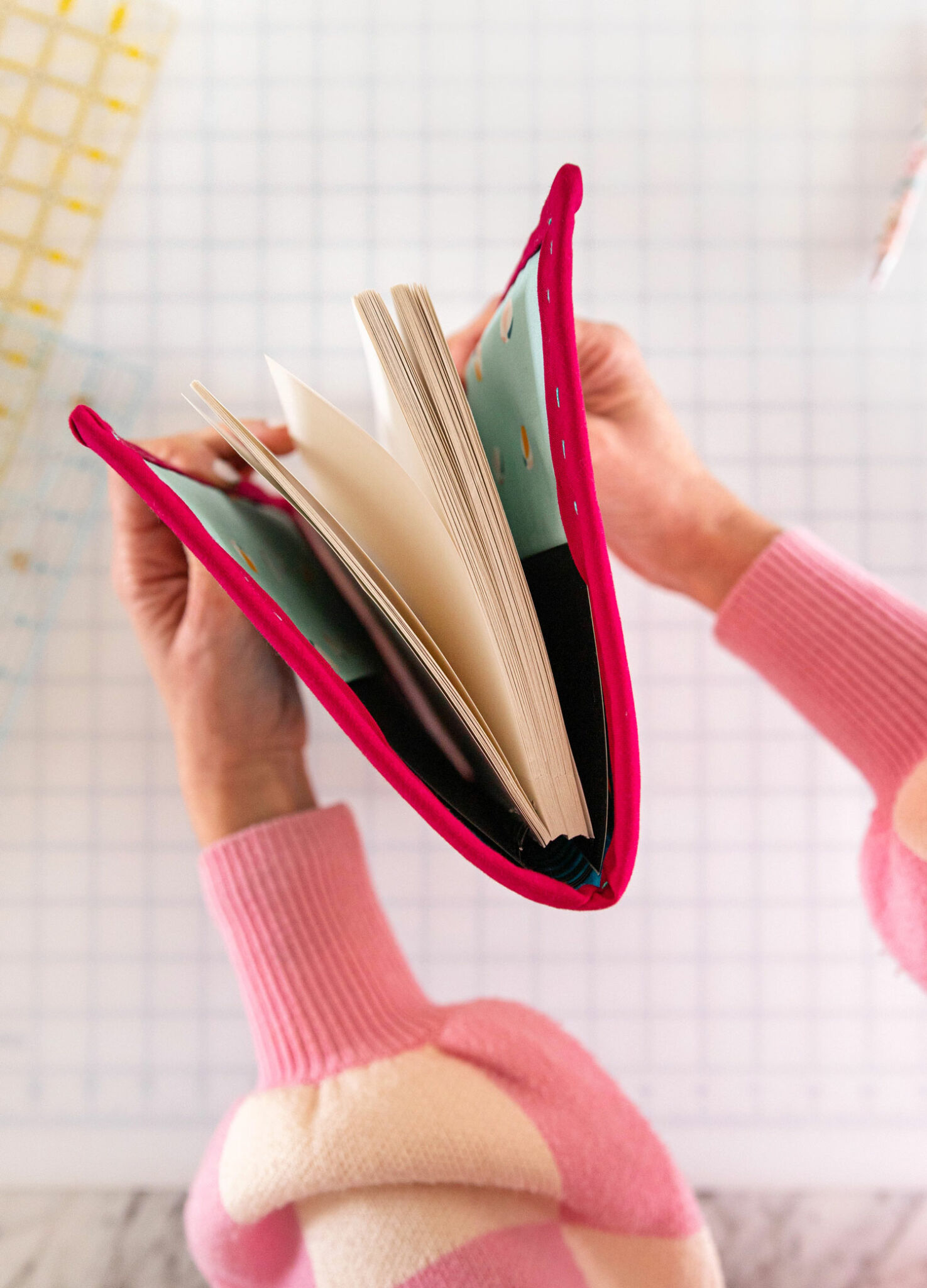 How to Make a Quilted Journal Cover - Suzy Quilts