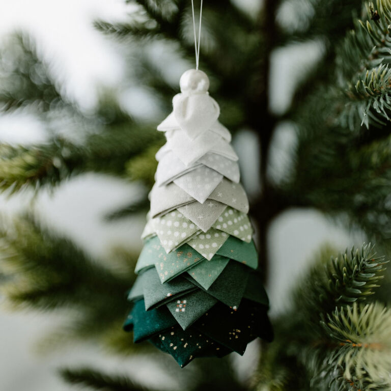 Folded Fabric Tree Ornament Pattern (Download) - Suzy Quilts