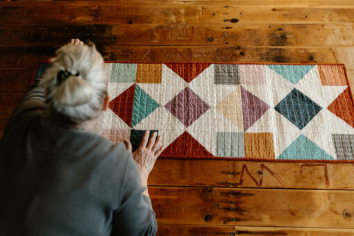 How to Sew with Woven Fabric using the Starling Pattern - Suzy Quilts